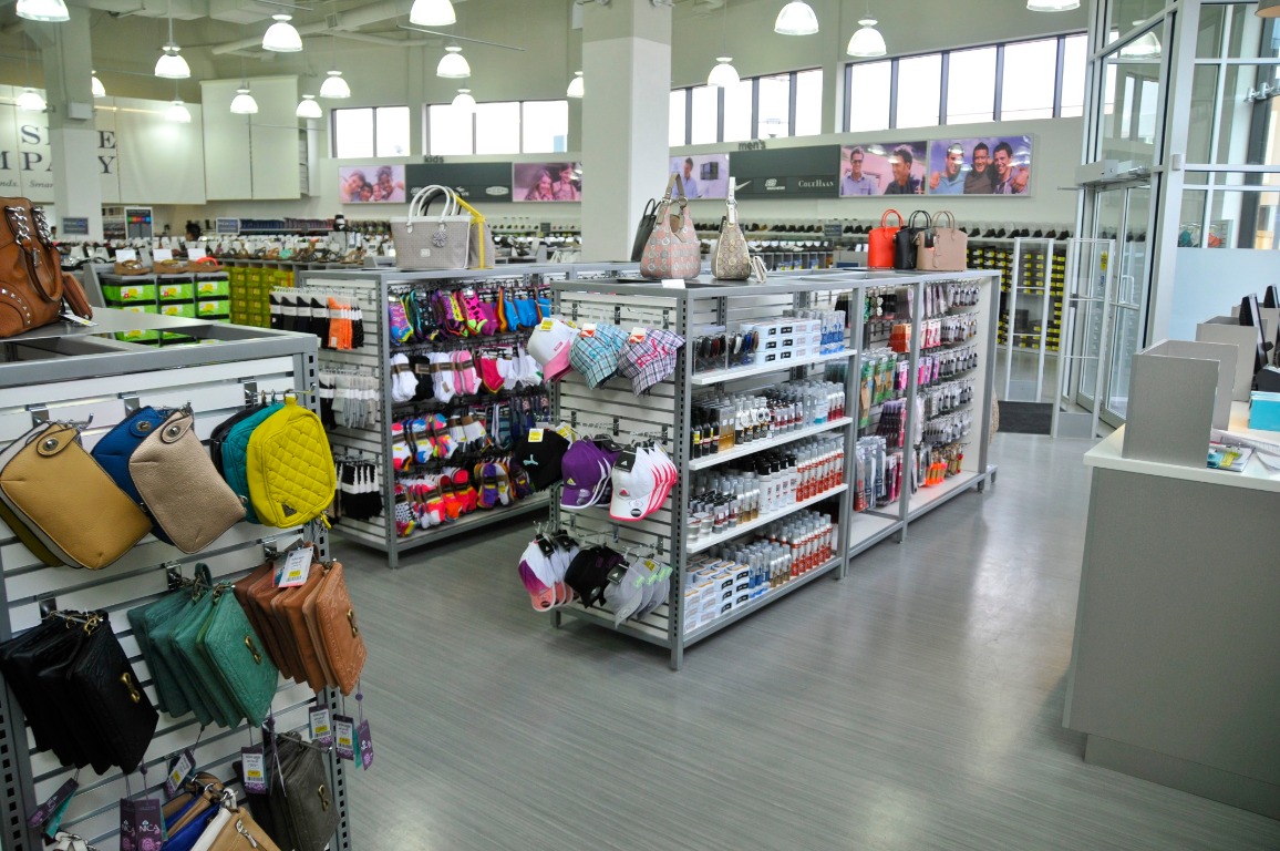 Apparel Displays | Wilson Display