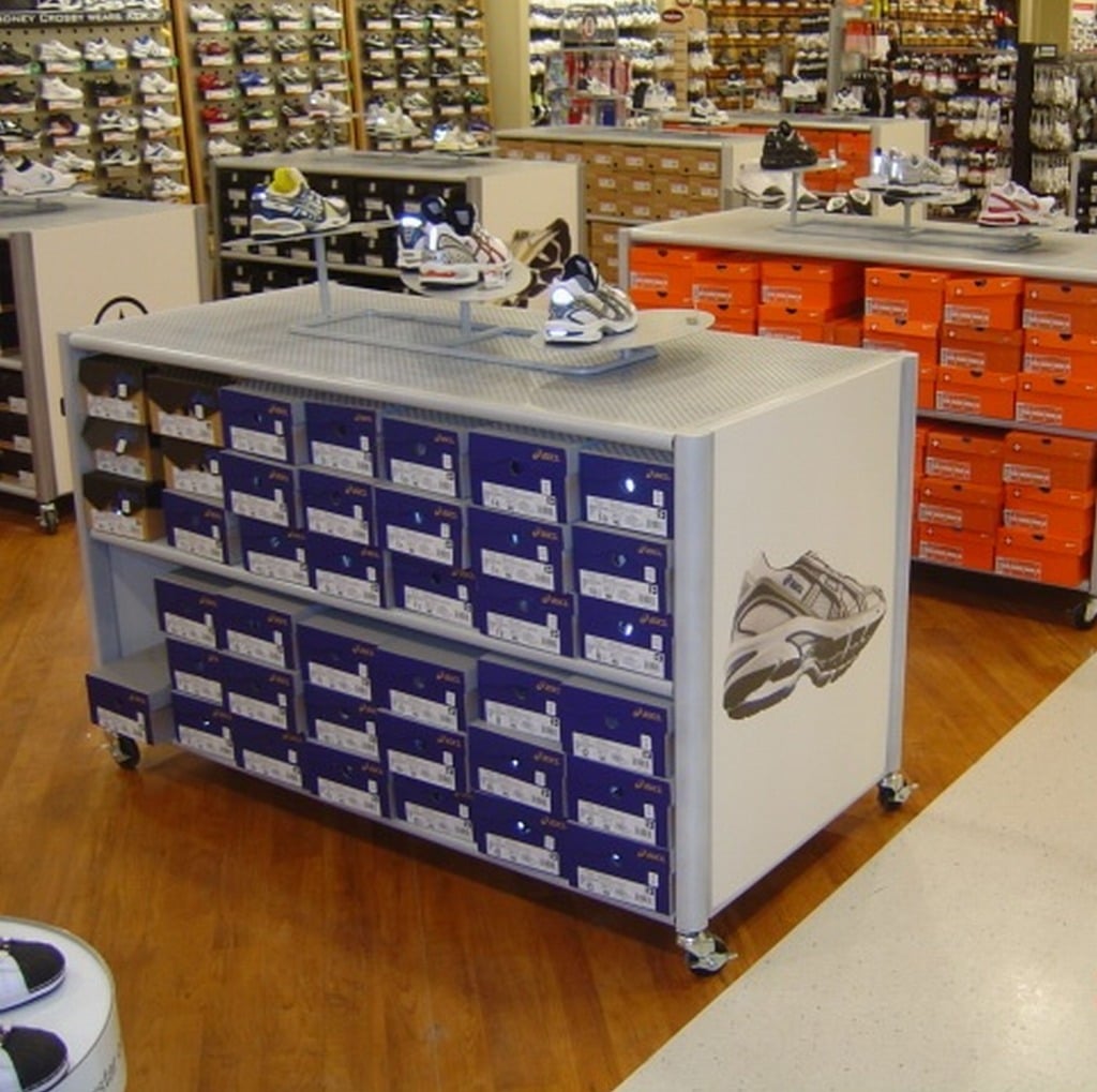 Footwear Displays | Wilson Display