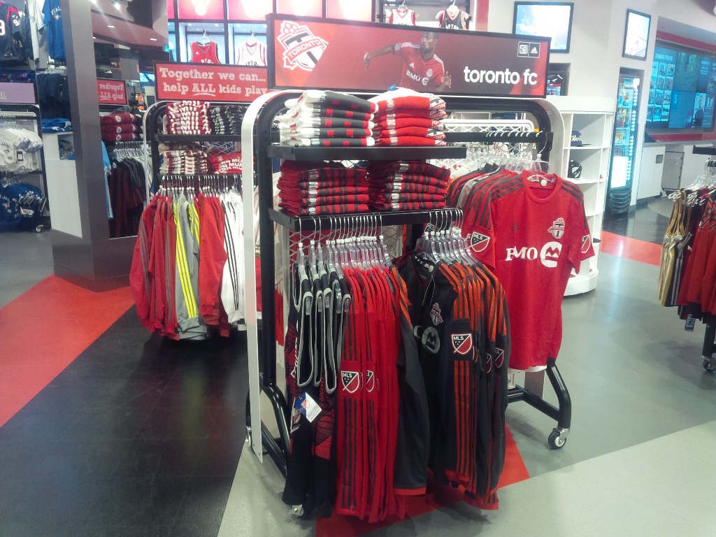 Freestanding & Mobile Fixtures | Wilson Display